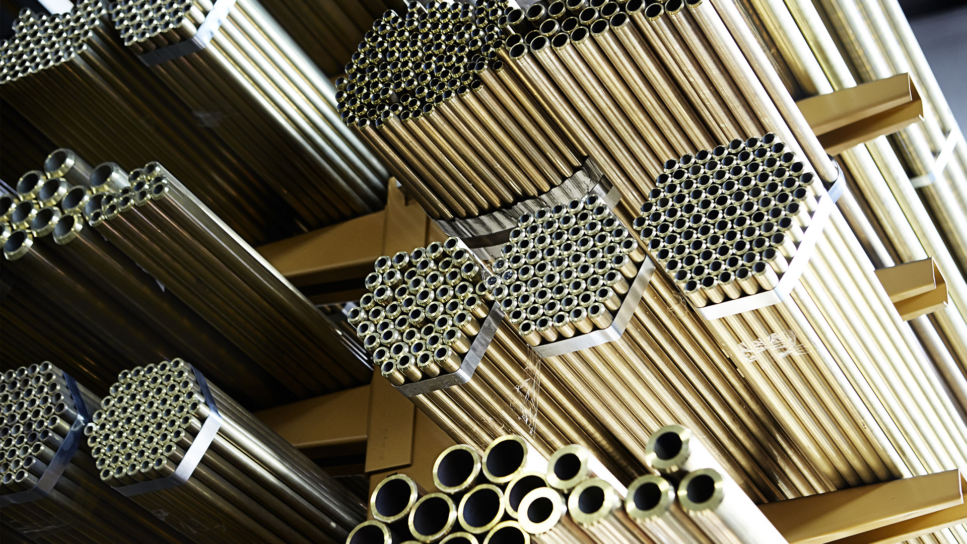 Mario Crespi S.p.A.: Barre, tubi, lastre e profili in ottone